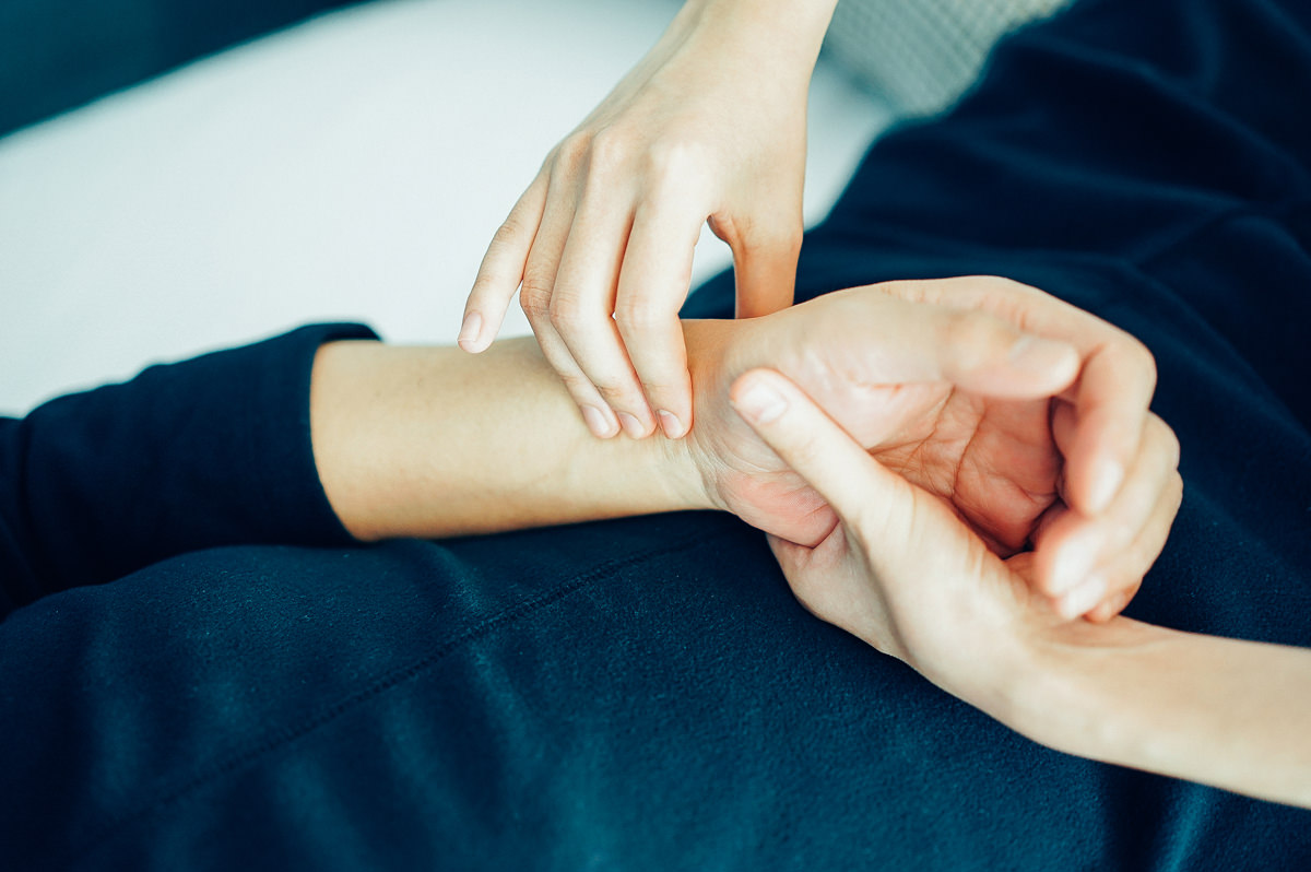 NYUWA指圧治療院 | 一生懸命な毎日に、風のような柔和さを。